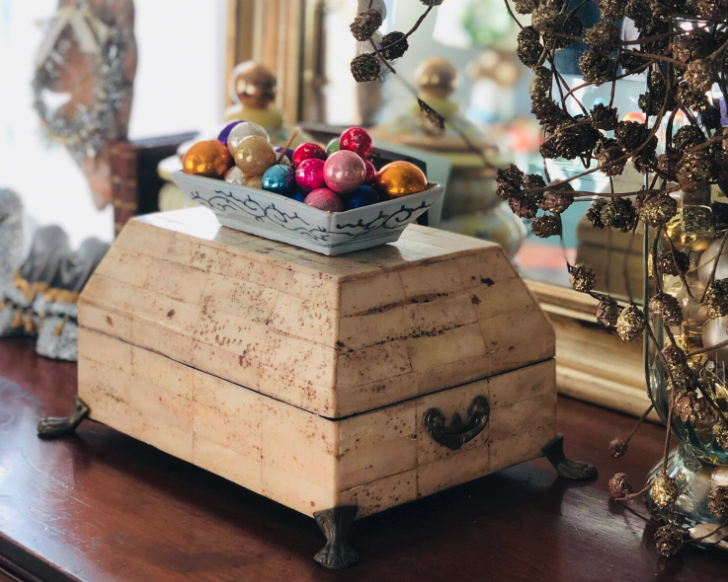 Traditional & Trendy Holiday Decor — Christian Lee Designs