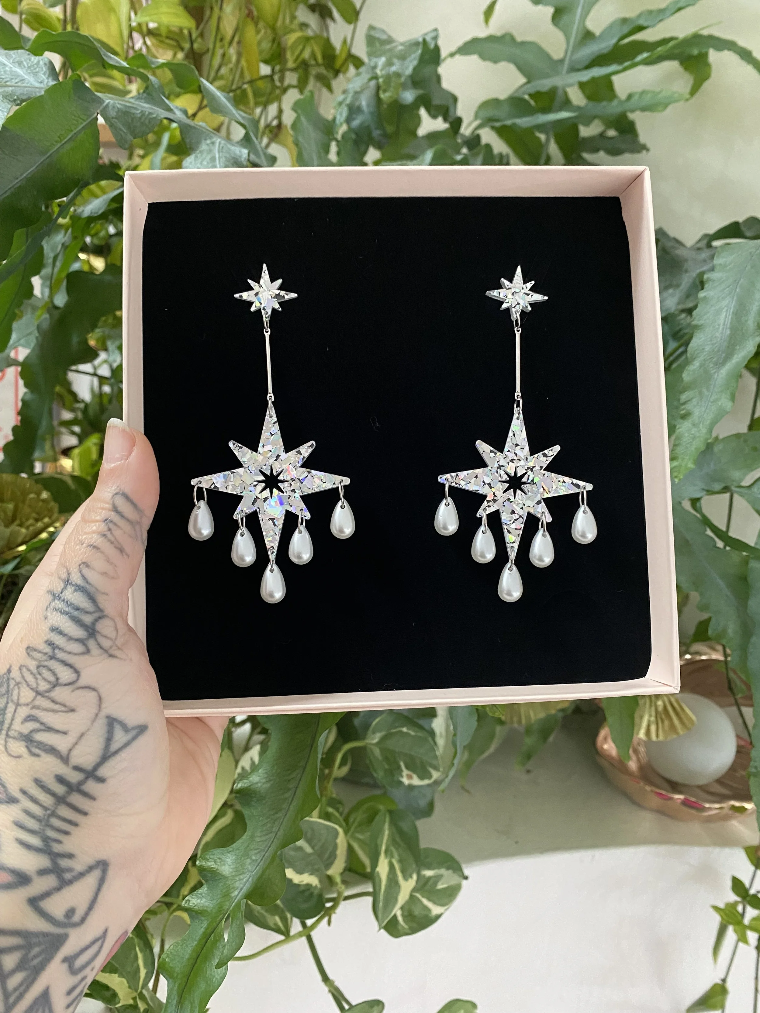 HOLO SILVER GLITTER HARLOW SHOWSTOPPERS — NO BASIC BOMBSHELL