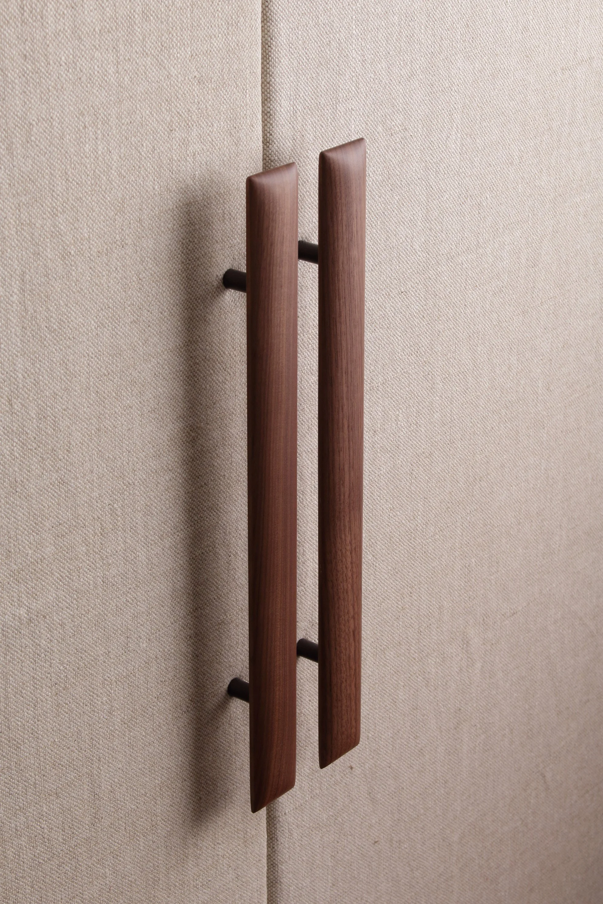 Byron & Gómez - Wood Handle / Pull Handles for wardrobes and cabinets.