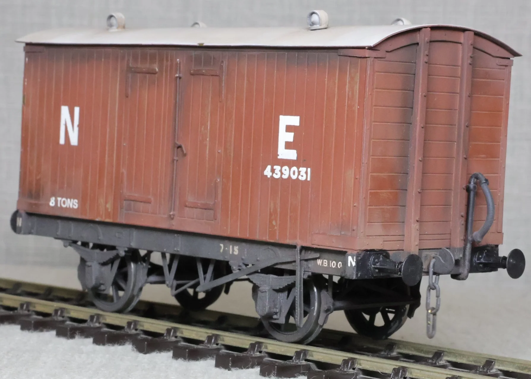 LNER 8 Ton Fitted Box Van No. 439031 — Steamline Ltd.