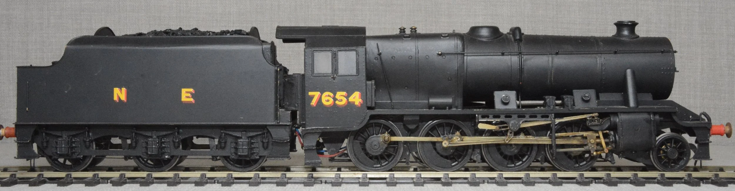 LMS Stanier Class 8F 2-8-0 Loco and Tender as LNER No. 7654 — Steamline ...