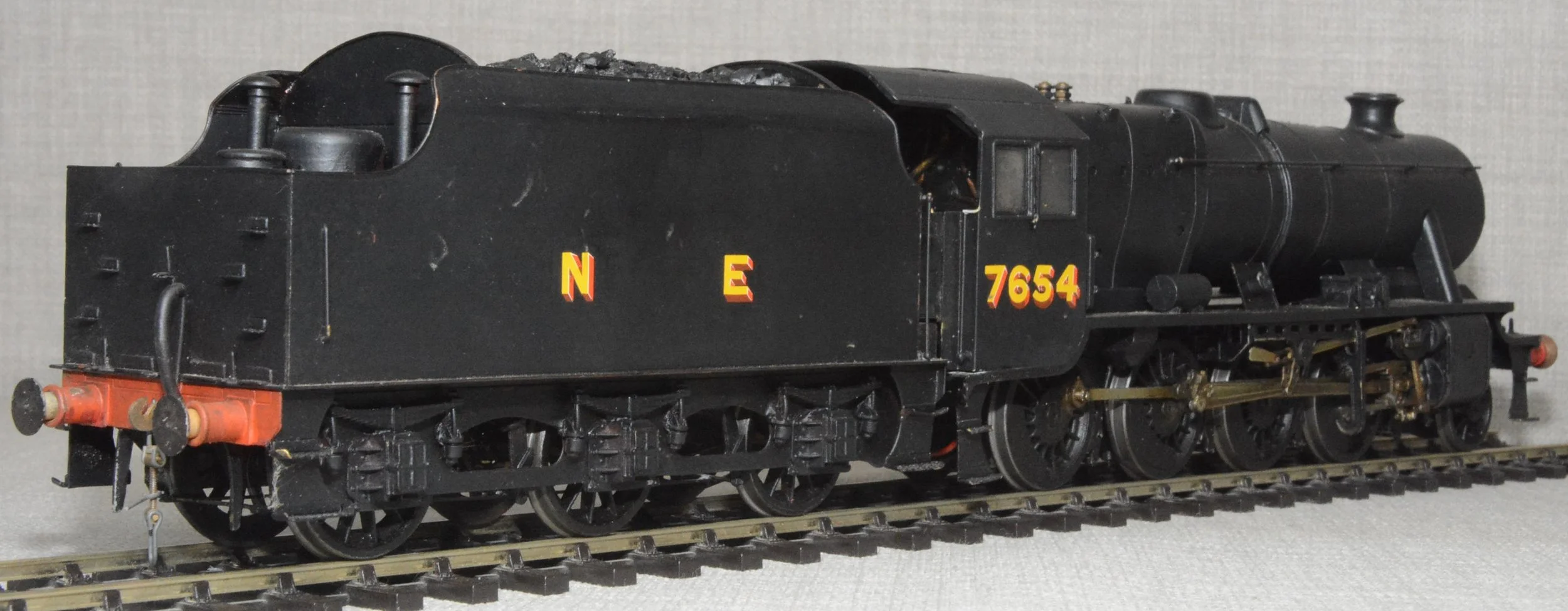 LMS Stanier Class 8F 2-8-0 Loco and Tender as LNER No. 7654 — Steamline ...
