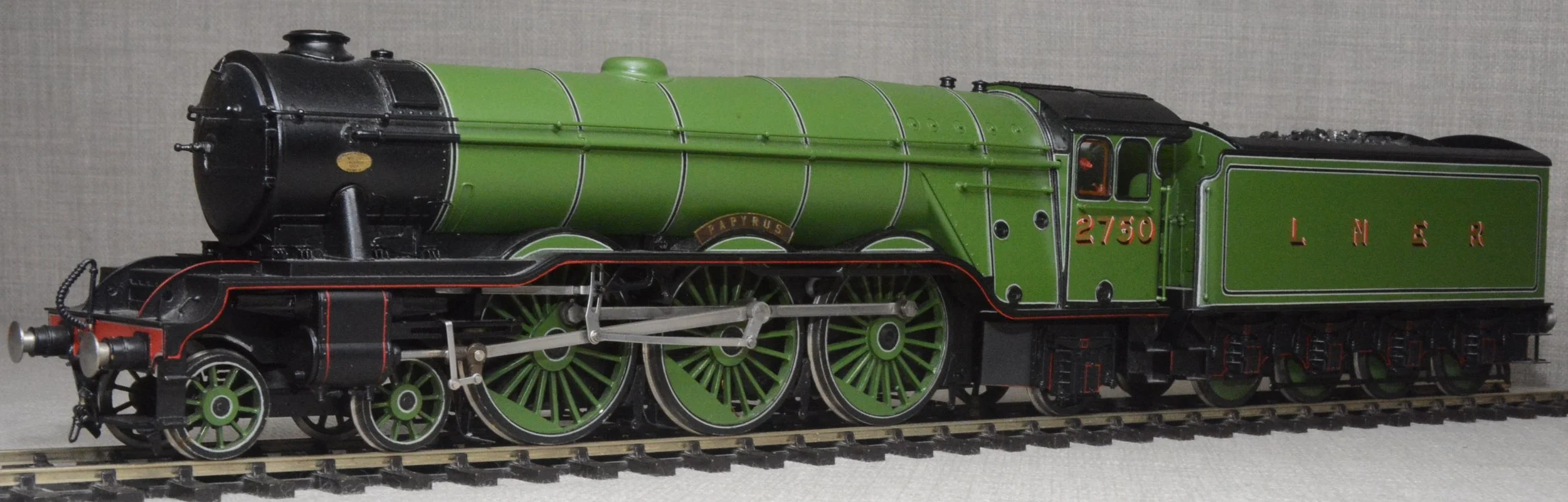 LNER Gresley Class A3 Pacific 4-6-2 Loco and Tender No. 2750 'Papyrus ...