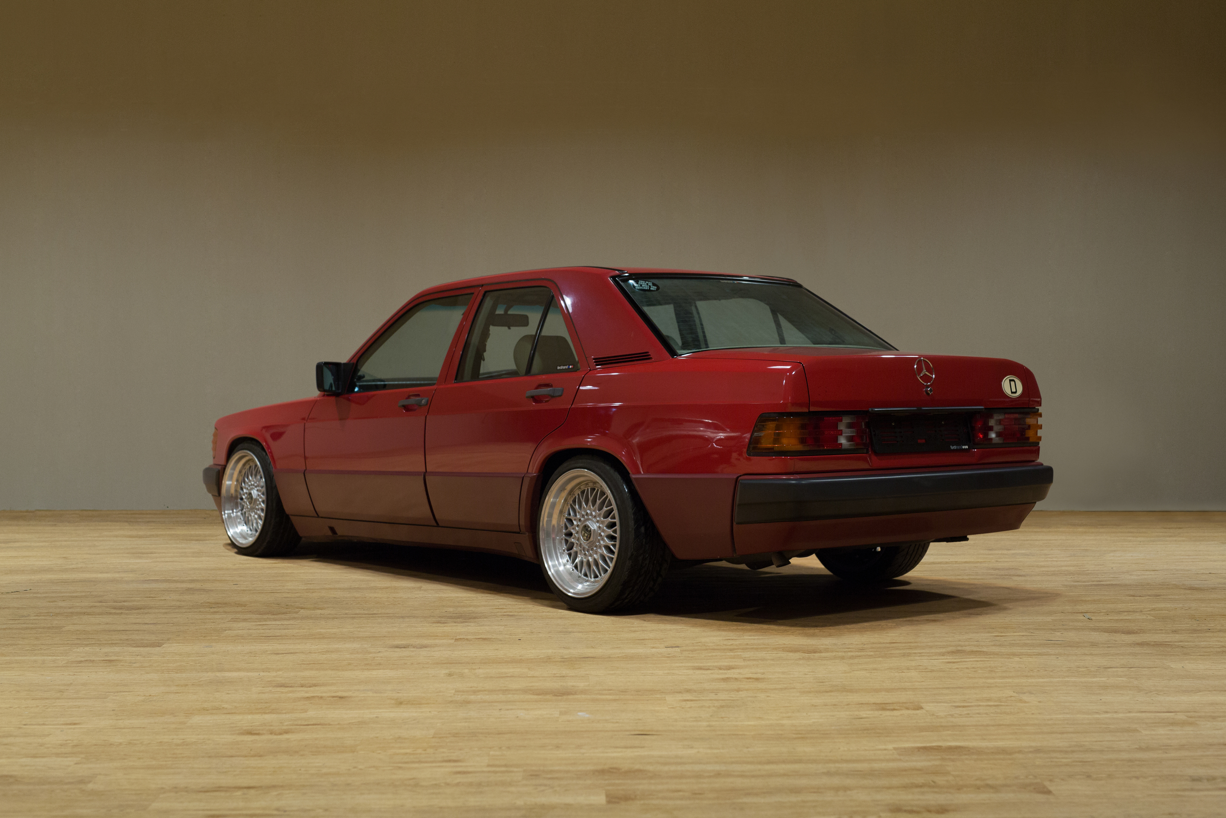 Mercedes Benz 190E (Red) | Classicsracer