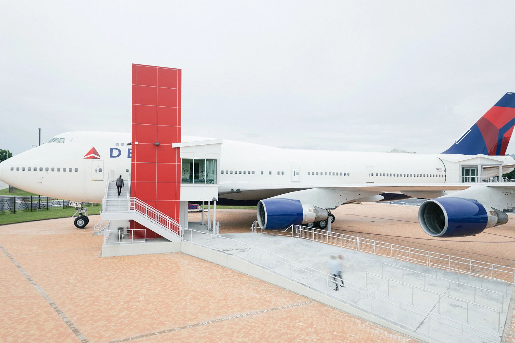 DELTA 747 — sky design