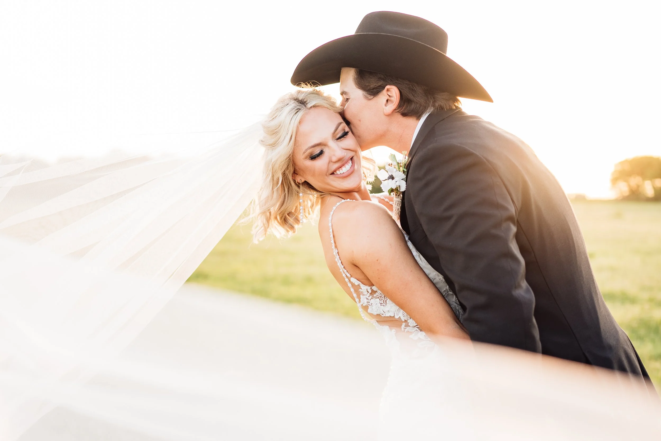 Courtney + Chandler's Lucky Spur Ranch Texas Wedding — Julia Alison ...