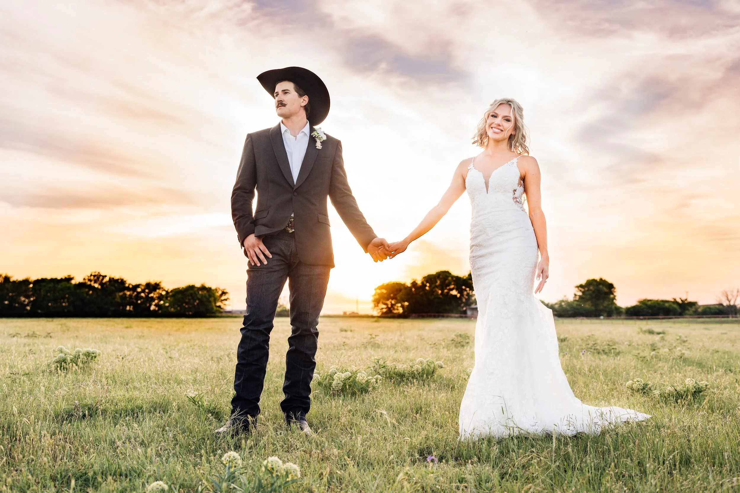 Courtney + Chandler's Lucky Spur Ranch Texas Wedding — Julia Alison ...