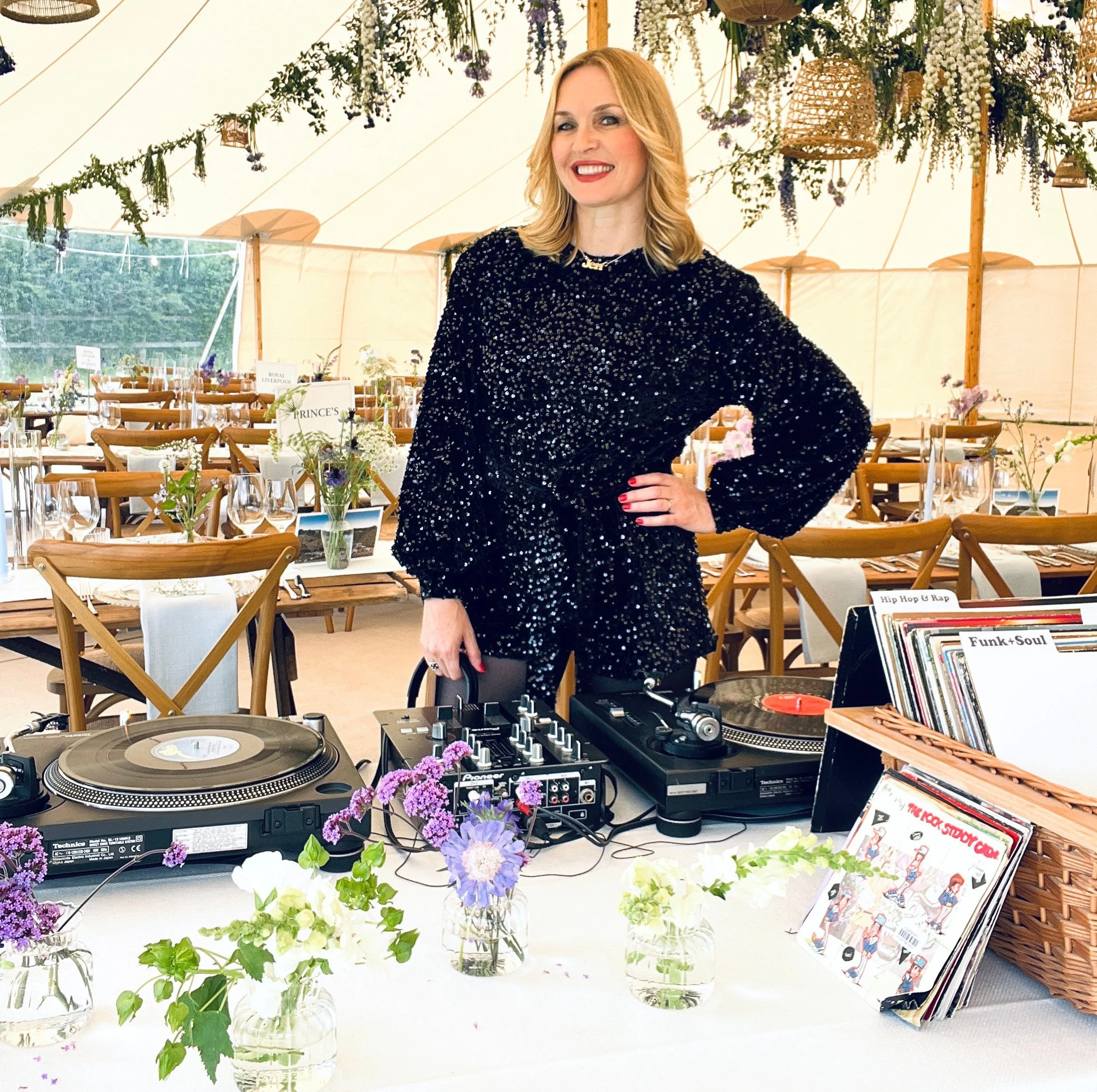 SELECT & SPIN — Vinyl Jen - Event DJ, Wedding DJ, Party DJ, Celebrity DJ