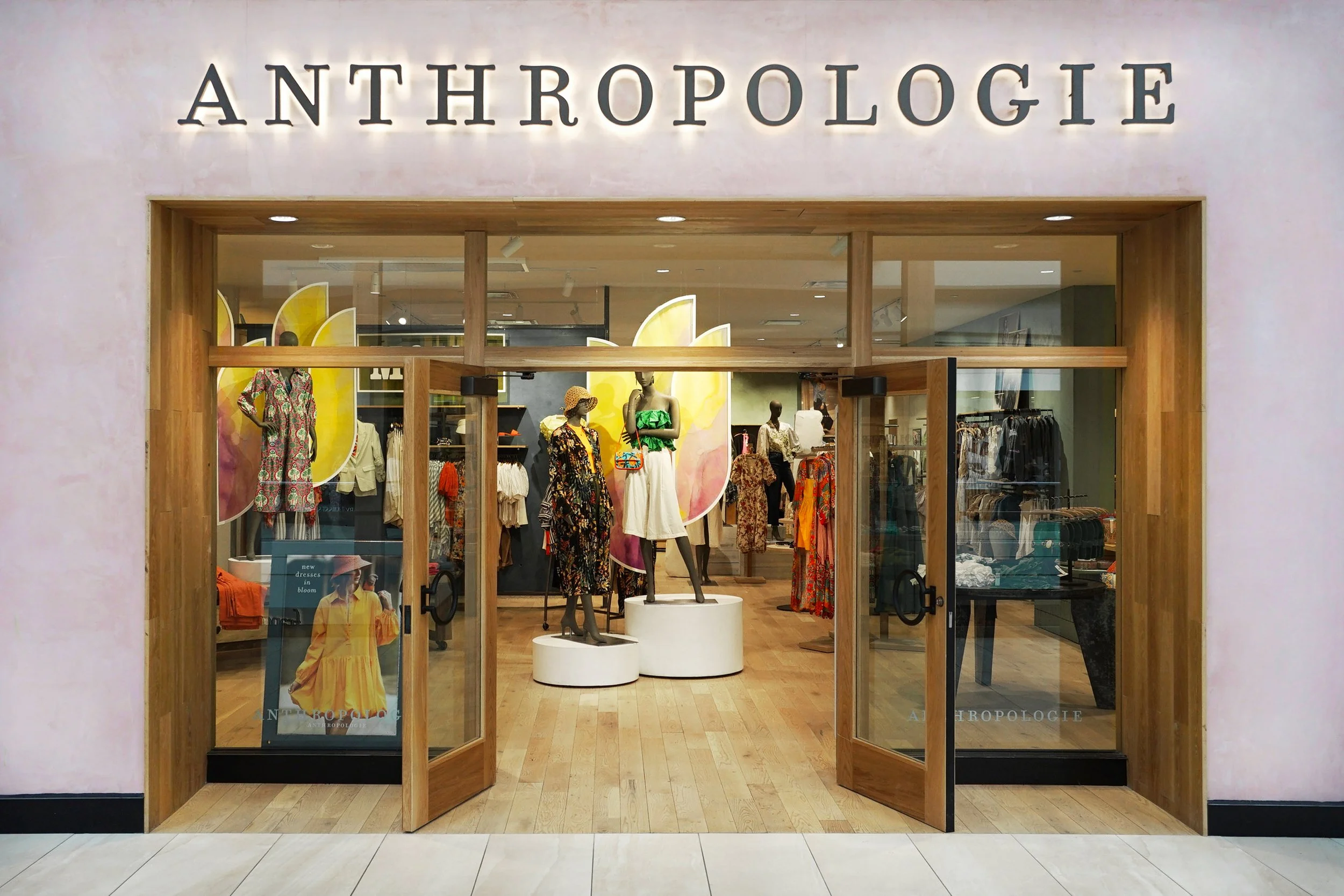 Anthropologie [Roseville, MN] — NewStudio Architecture