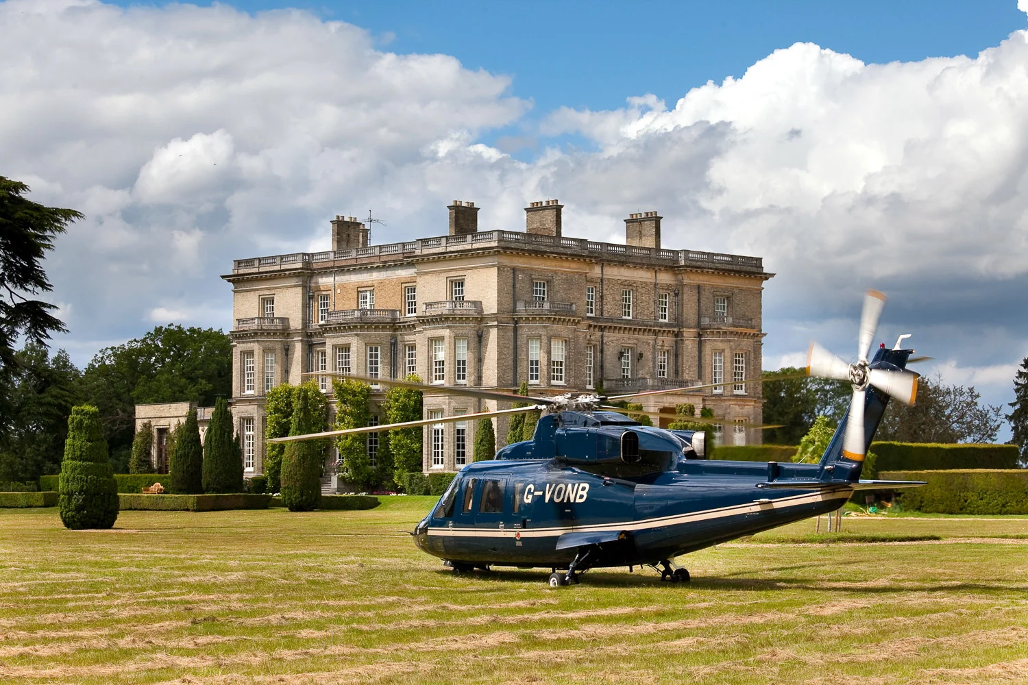 Unique Country House Wedding Venue | Hedsor House