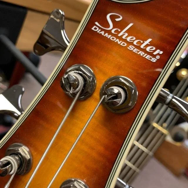 Guitars — Knapton Musik Knotes