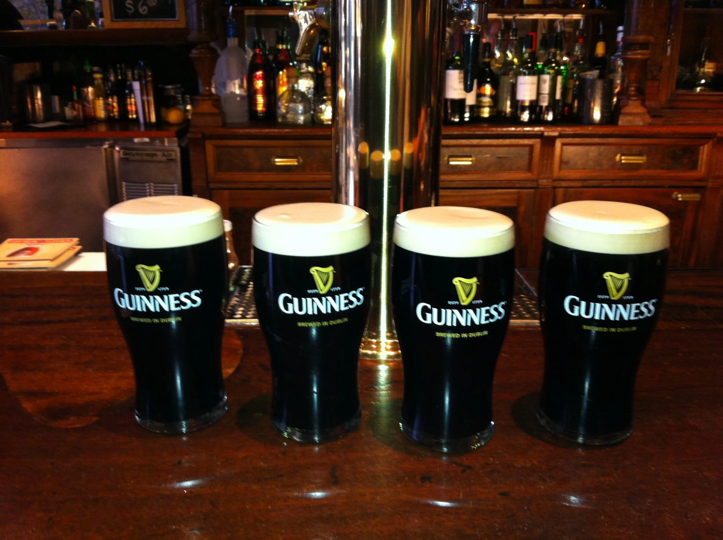 gallery-food-beverage-brit-s-pub-eating-establishment