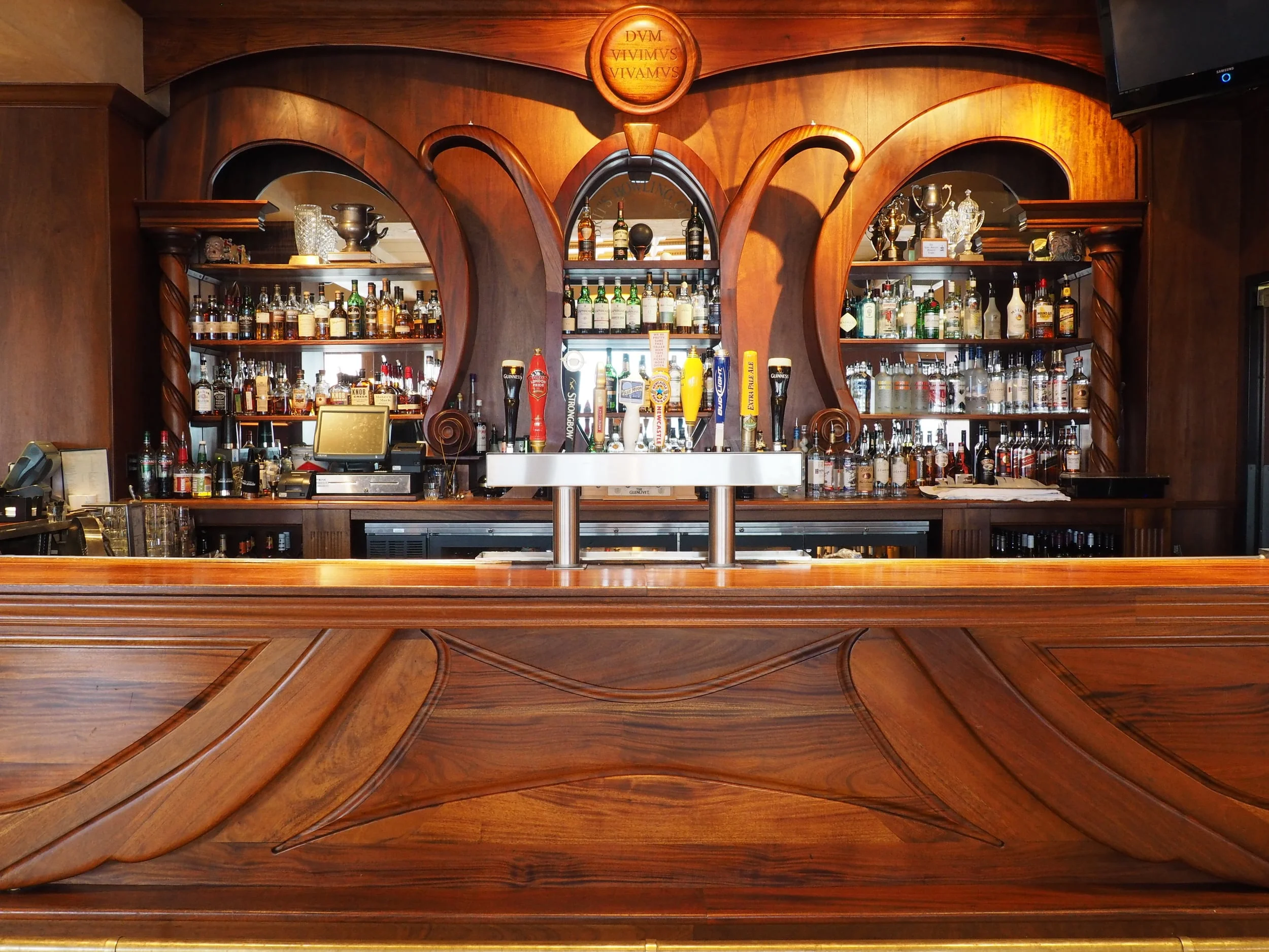 Gallery Clubhouse Brit s Pub Eating Establishment