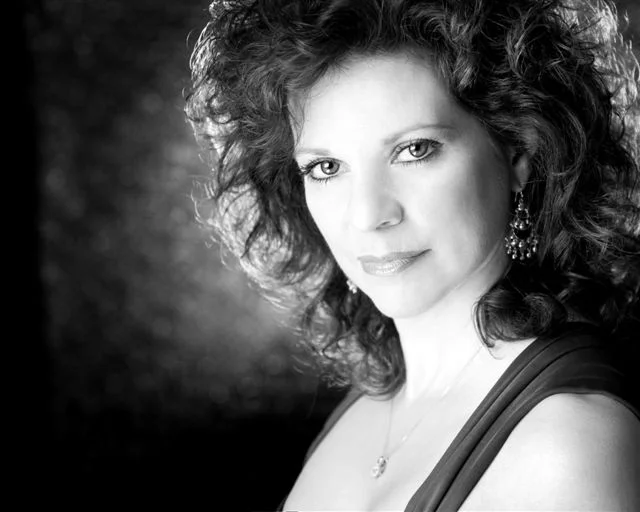 Pianist and Vocalist Donna Groom