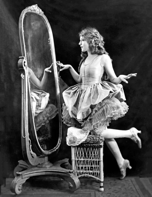 Mary Pickford: Classic Film Star, Movie Mogul, & America's Sweetheart ...
