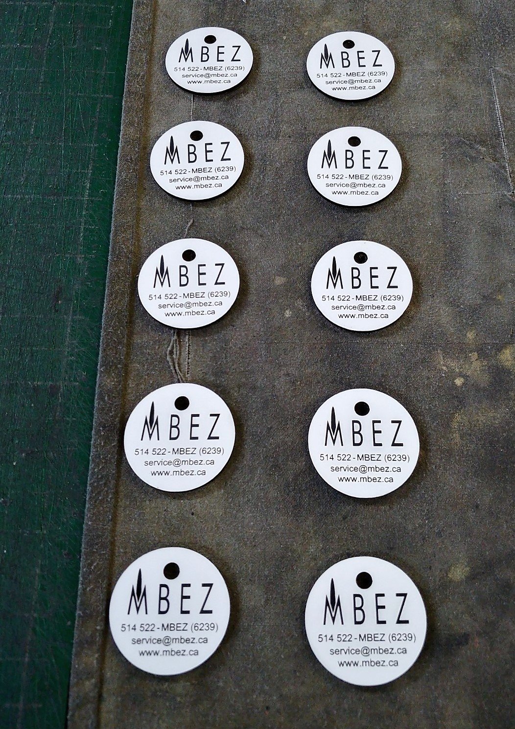 LASER ENGRAVING ON LAMICOID PLASTIC | Systana Gravure Laser