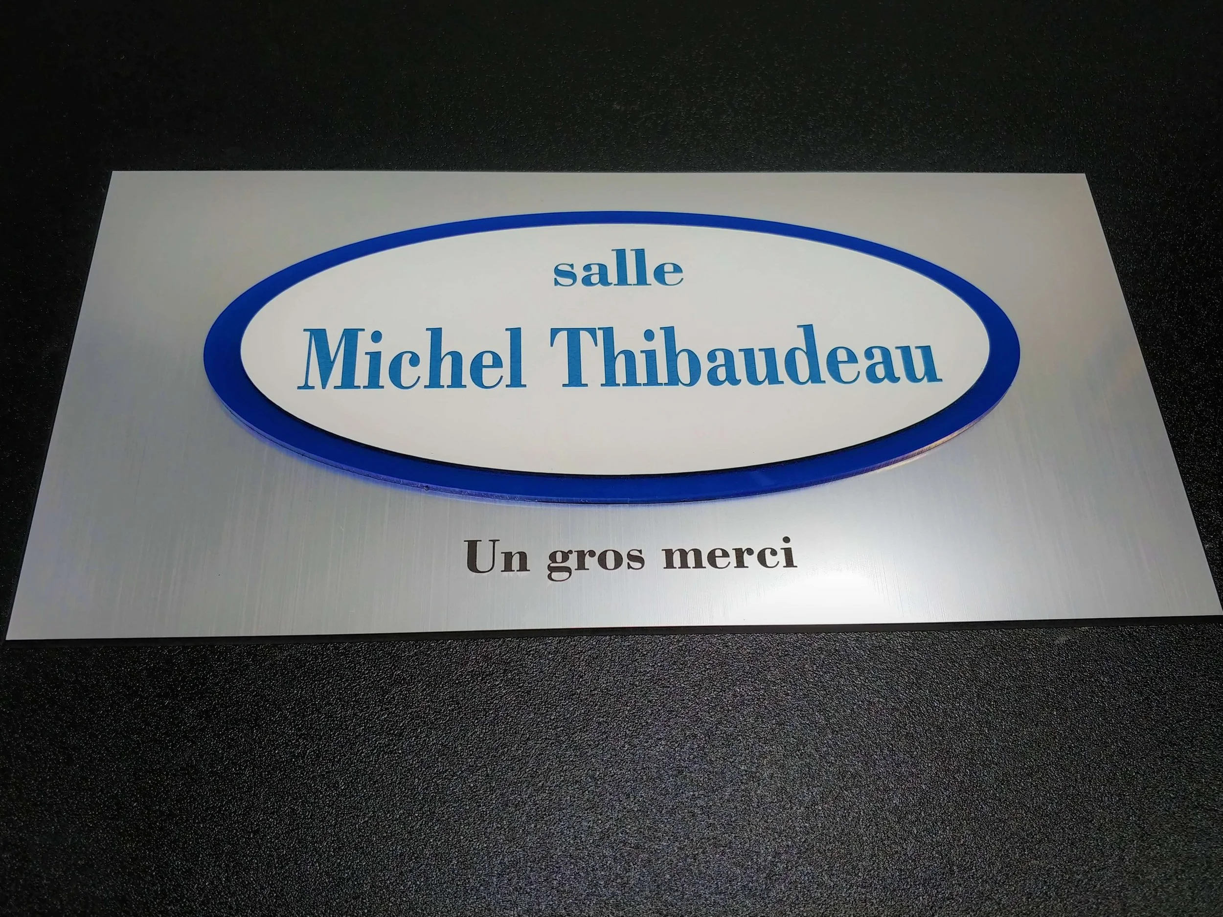 LASER ENGRAVING ON LAMICOID PLASTIC | Systana Gravure Laser