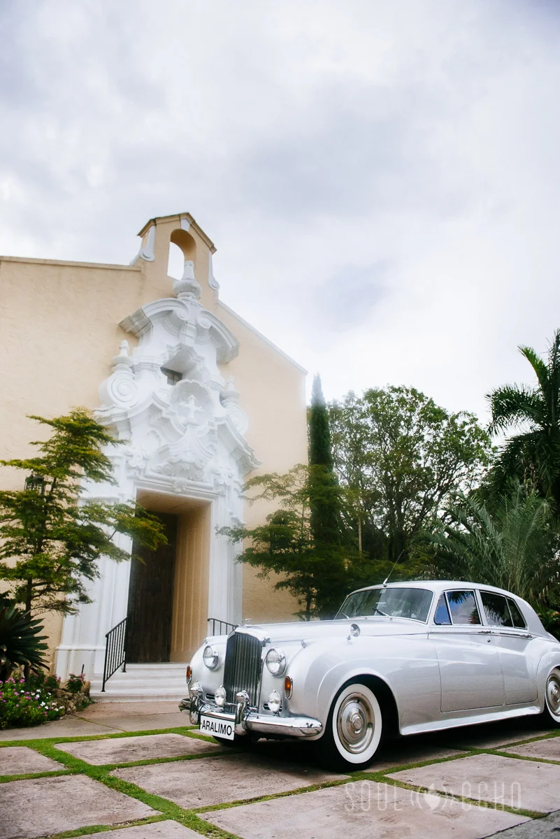 CLASSIC CAR RENTAL — AraLimo