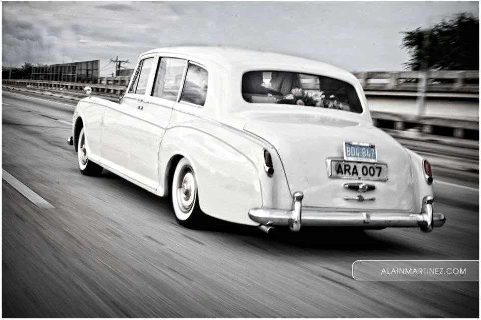 CLASSIC CARS — AraLimo