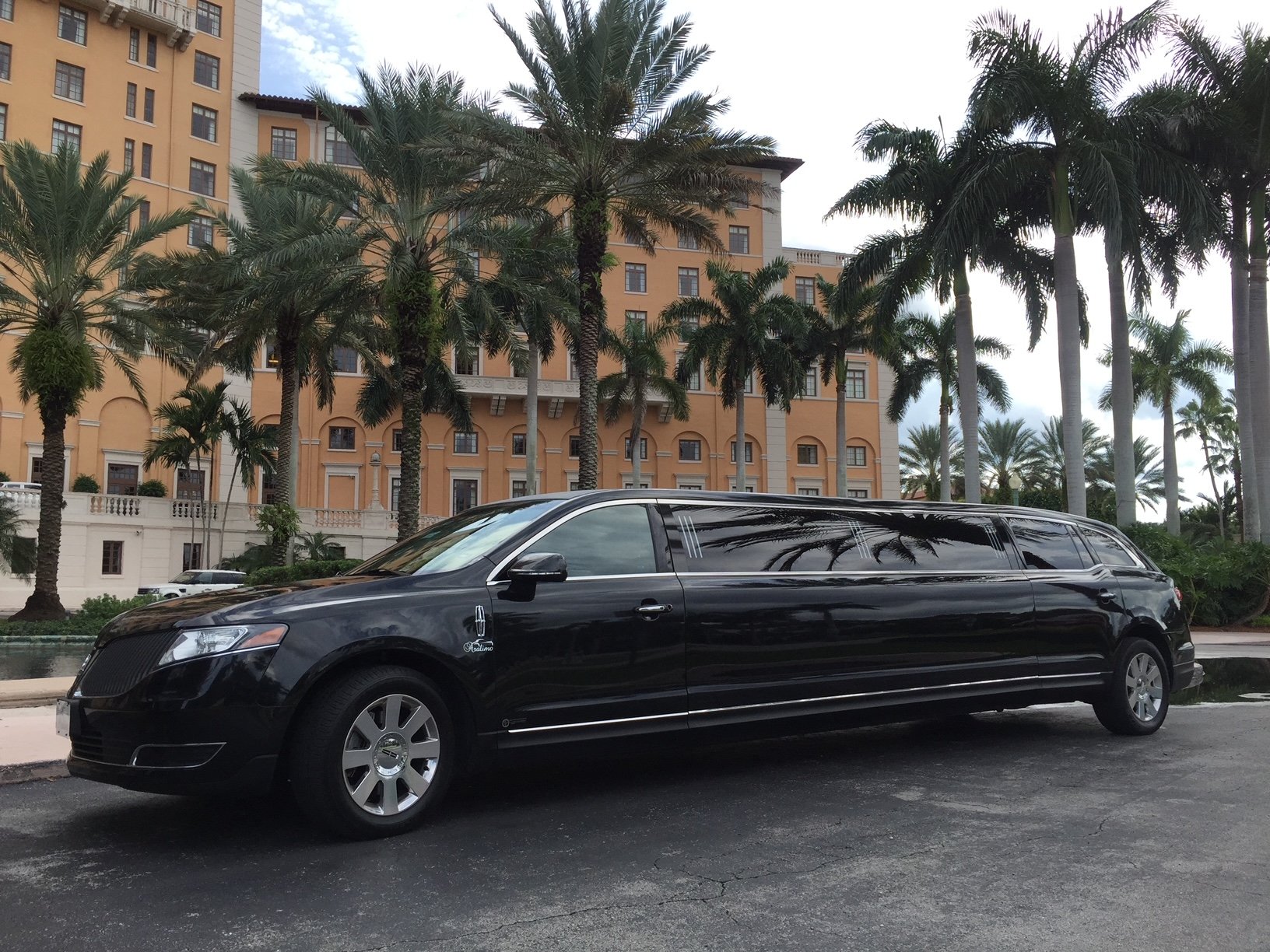 AraLimo - Limos Classic Cars Service, Miami, South Florida, Broward