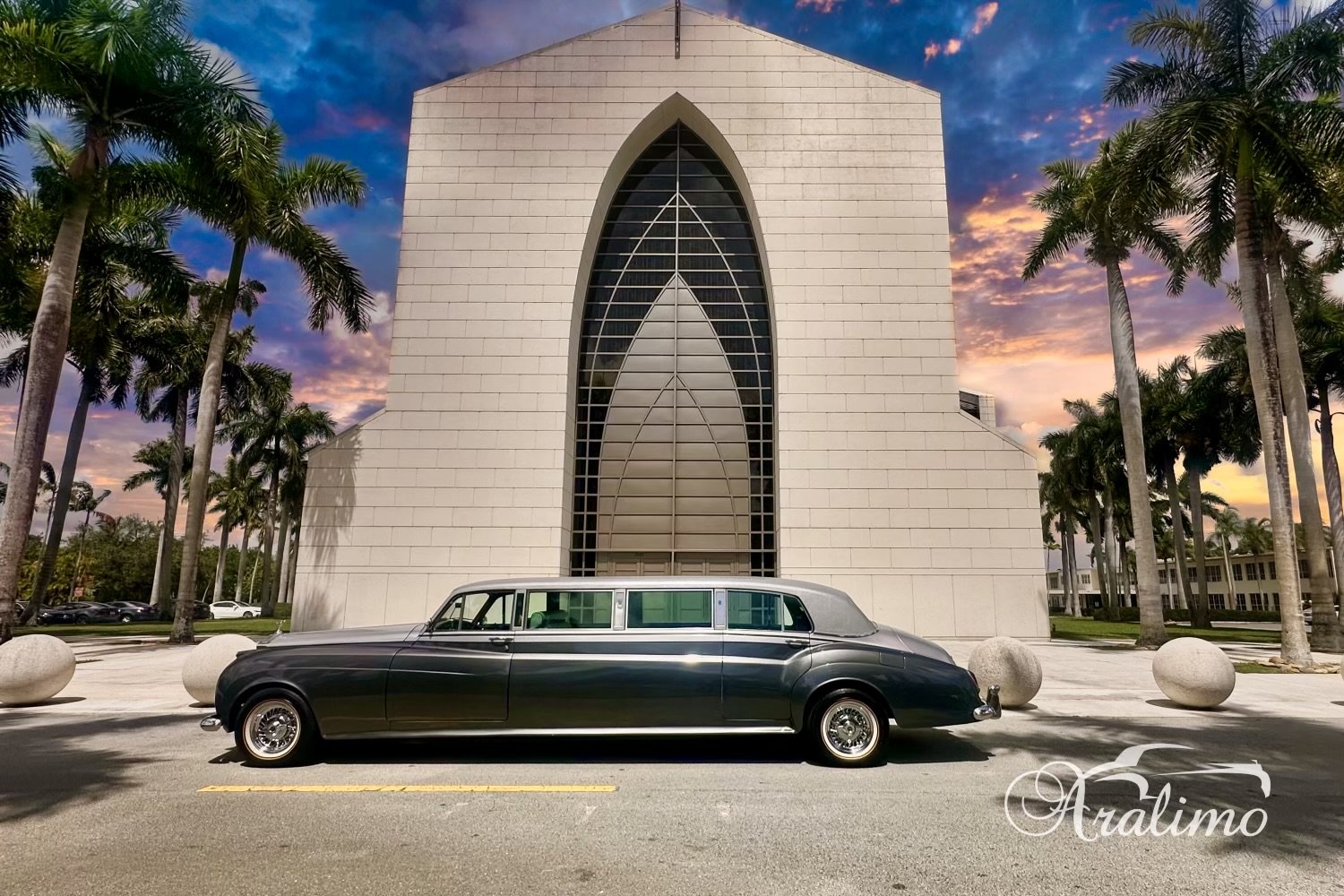 CLASSIC CARS — AraLimo