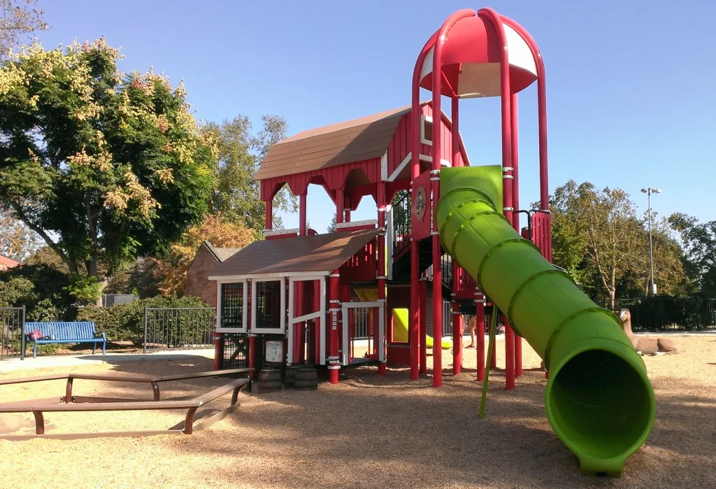 New Farm Motif Playground at Borchard Community Park in Newbury Park ...