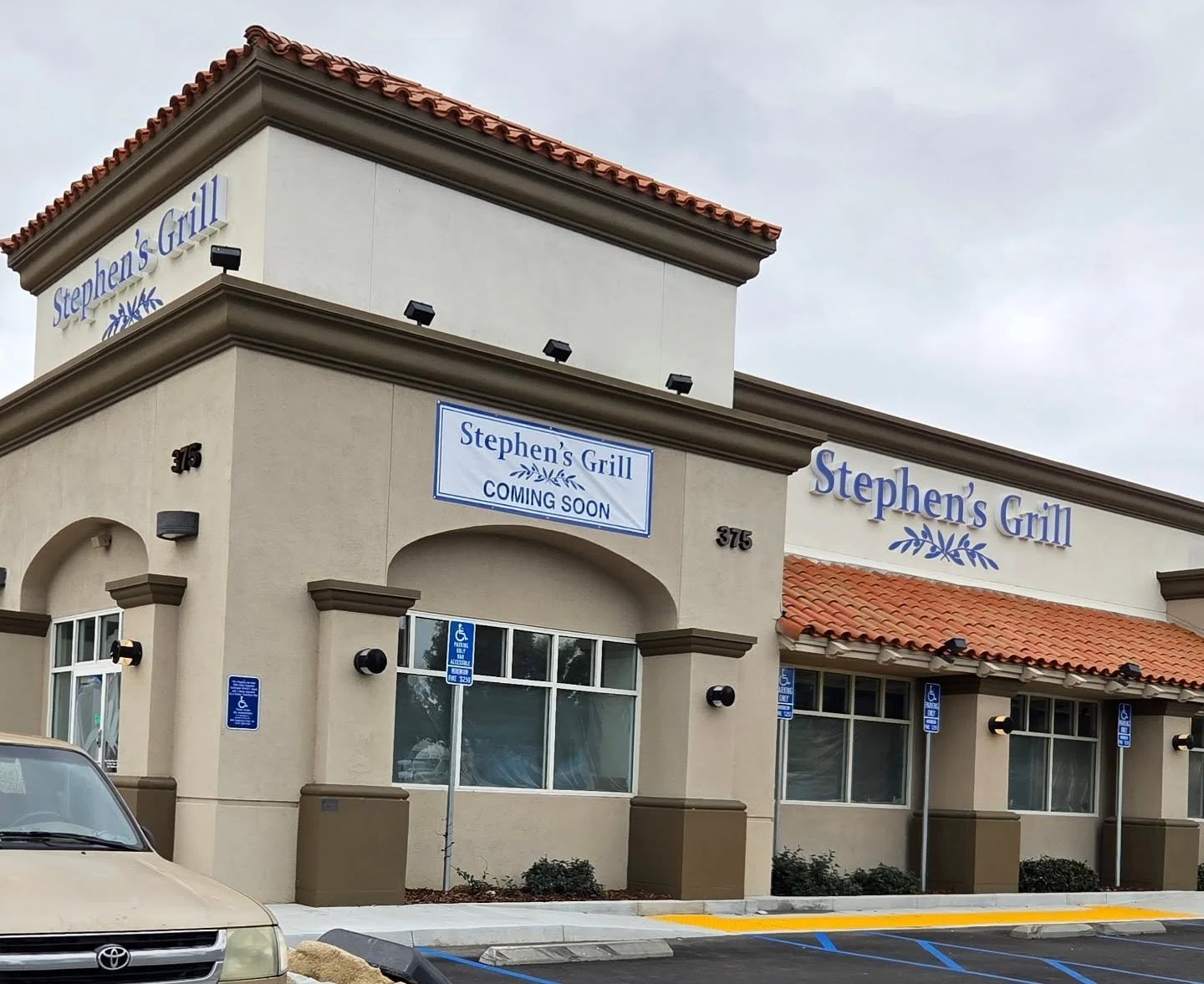 Stephen's Grill Opening at the Camarillo Town Center on Sunday, May 3rd ...