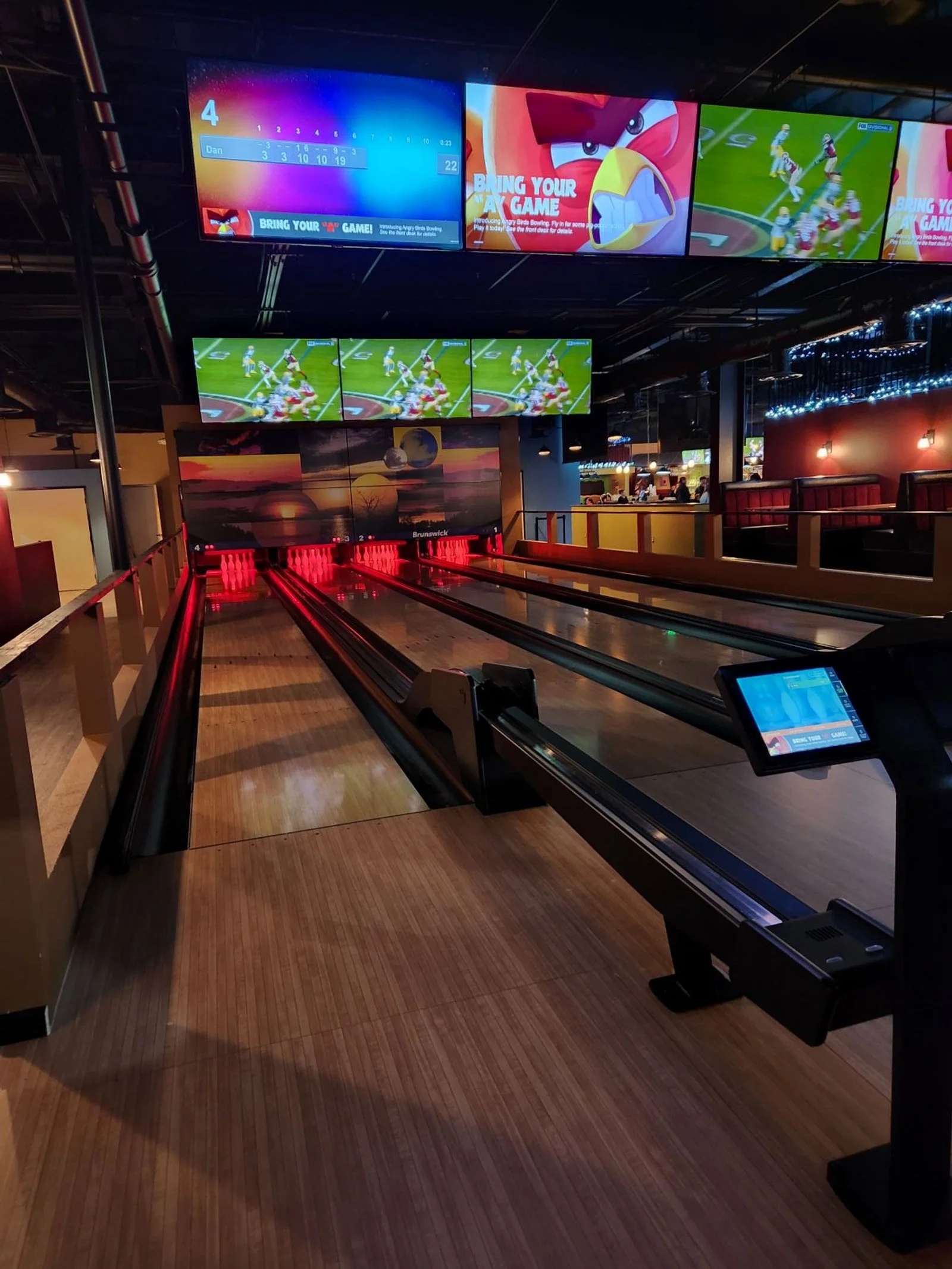Sunset Lanes Bowling Center at Sunset Terrace Restaurant in Thousand ...