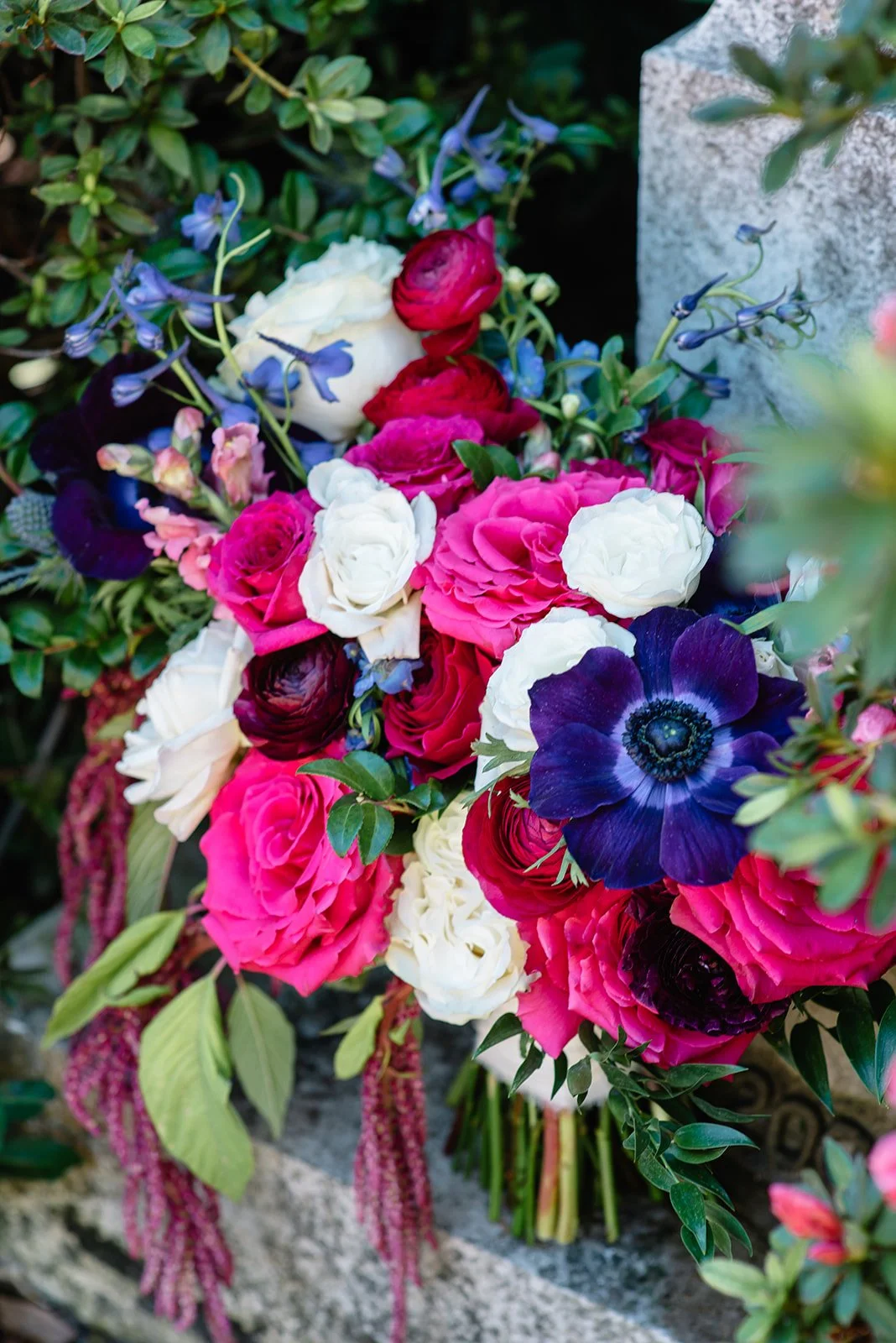 Vibrant Modern Florals for Shametra + Draper's Savannah Wedding at ...