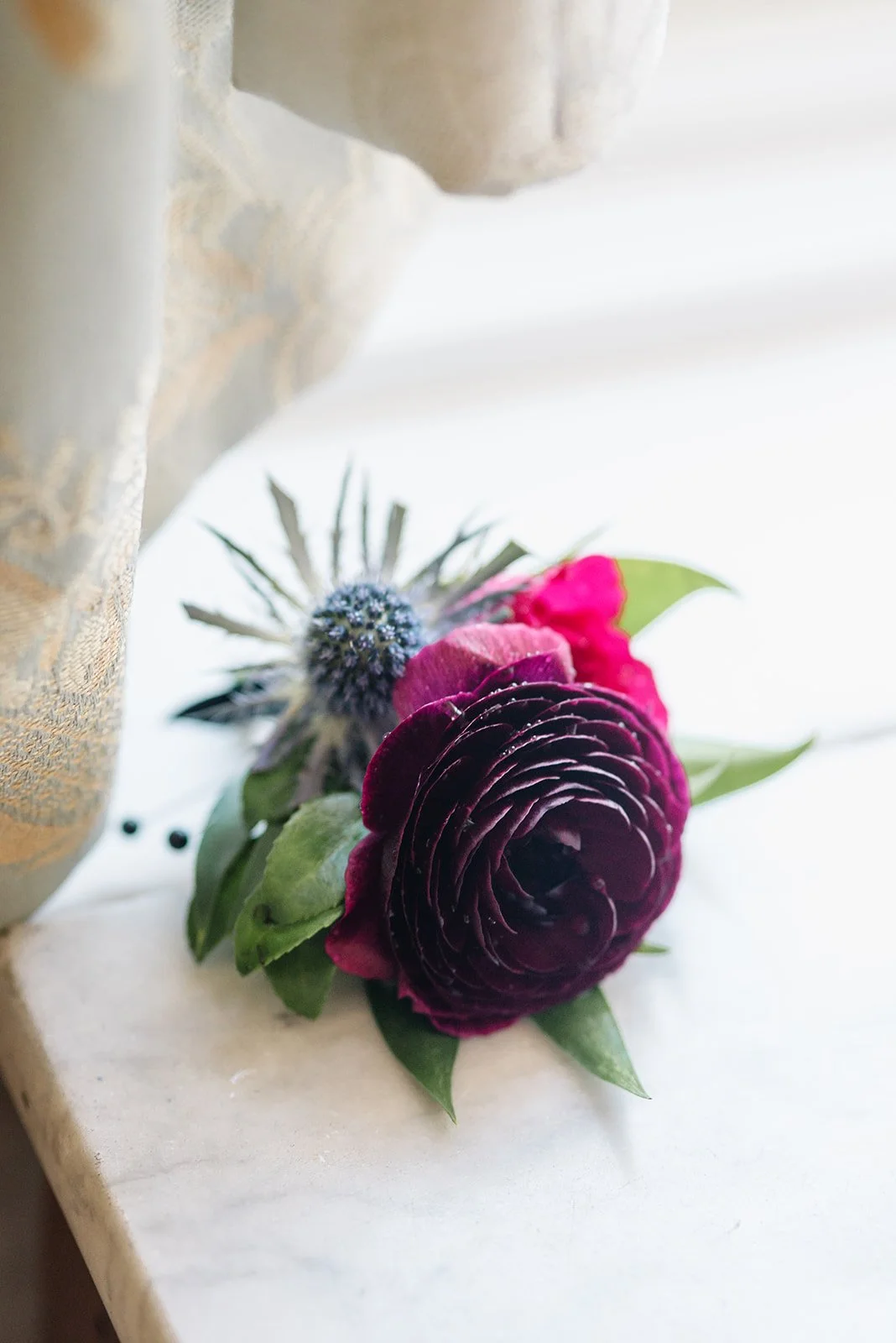 Vibrant Modern Florals for Shametra + Draper's Savannah Wedding at ...