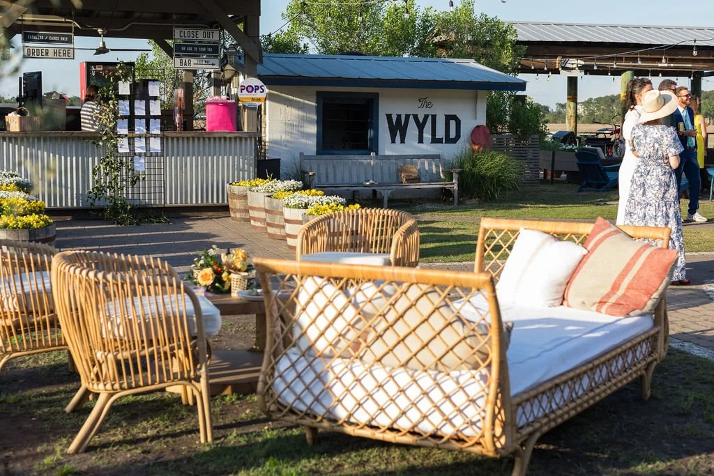 A Vibrant + Colorful Alternative Savannah Wedding — Ivory & Beau