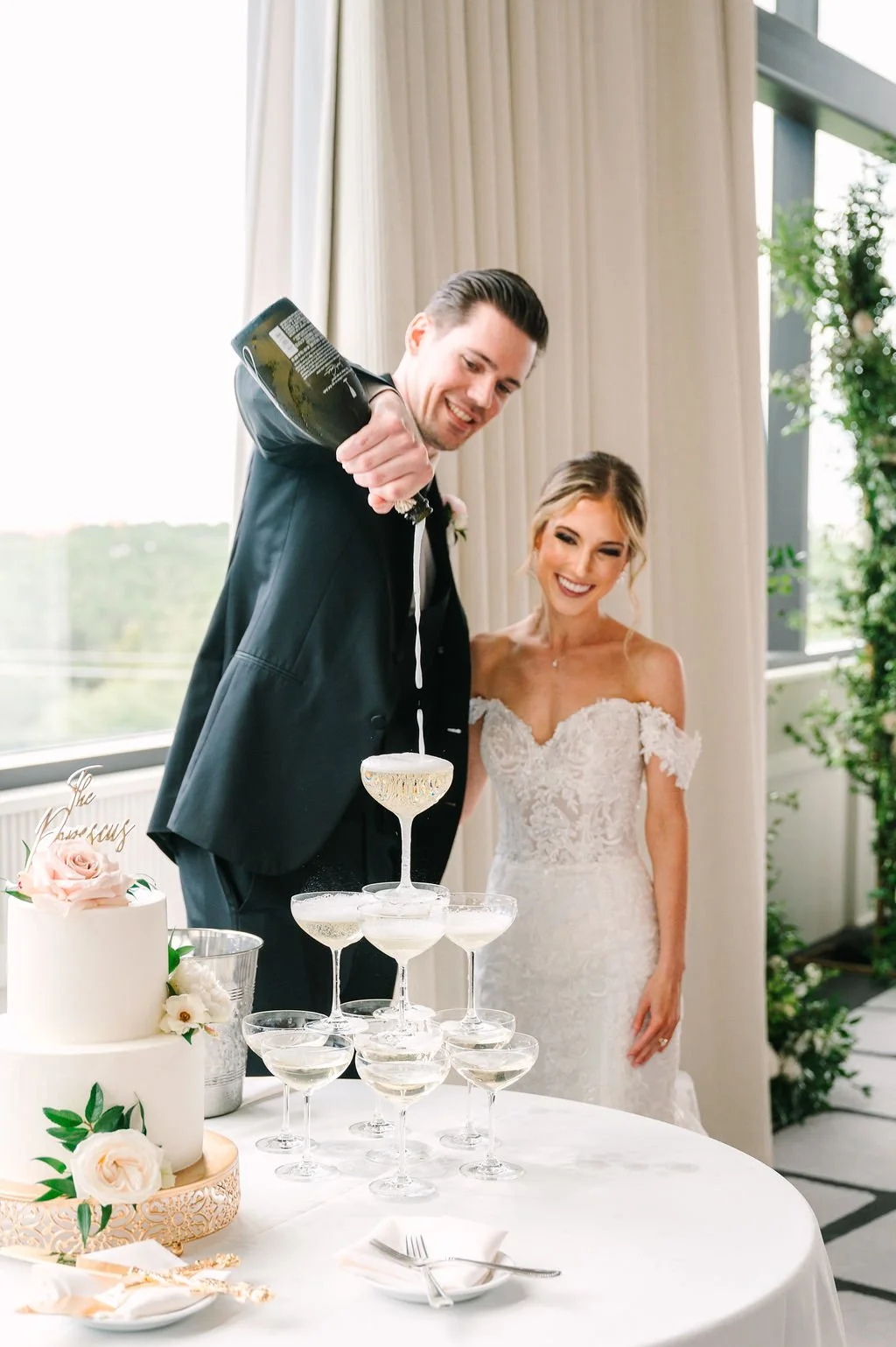 An Organic Timeless Rooftop Wedding at the Perry Lane in Savannah, GA ...