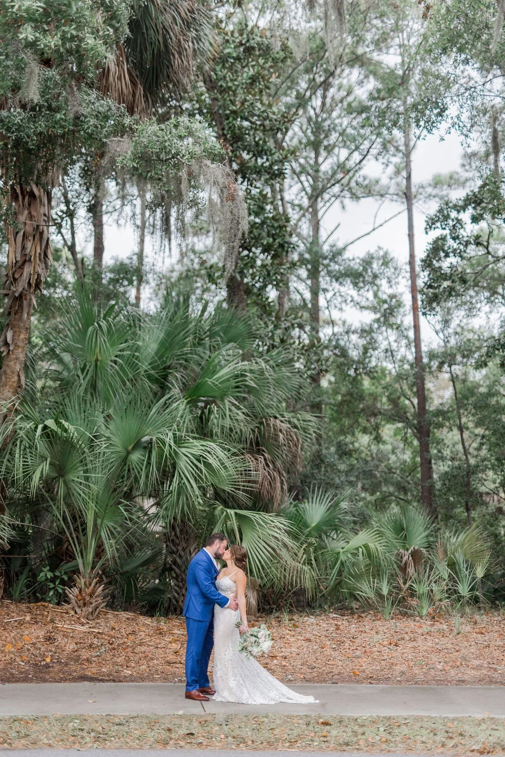 Amanda + Jon's Elegant Beachy Florals from their Hilton Head Island ...