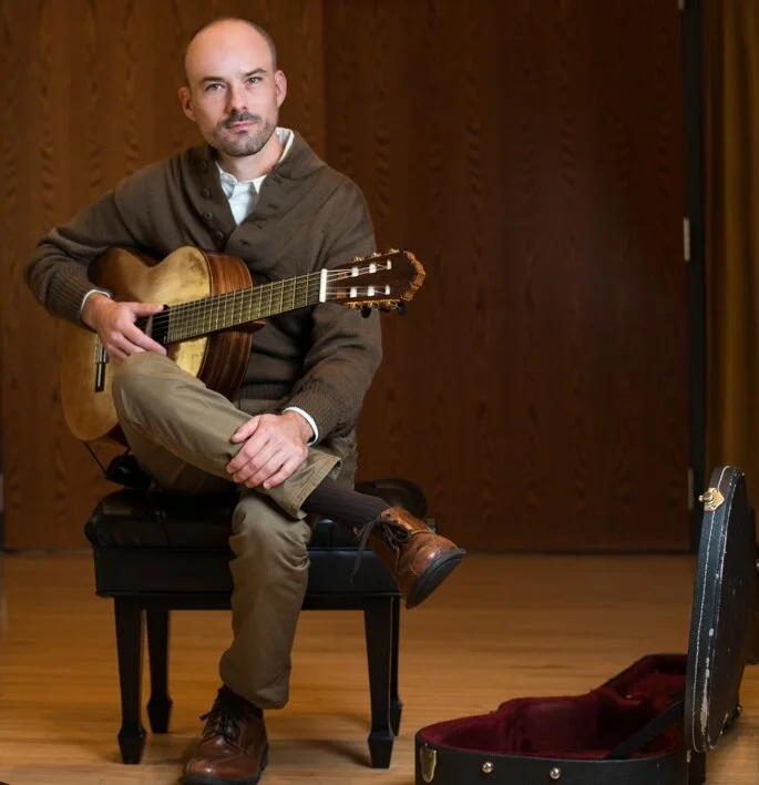 Bio Saint Louis Guitar