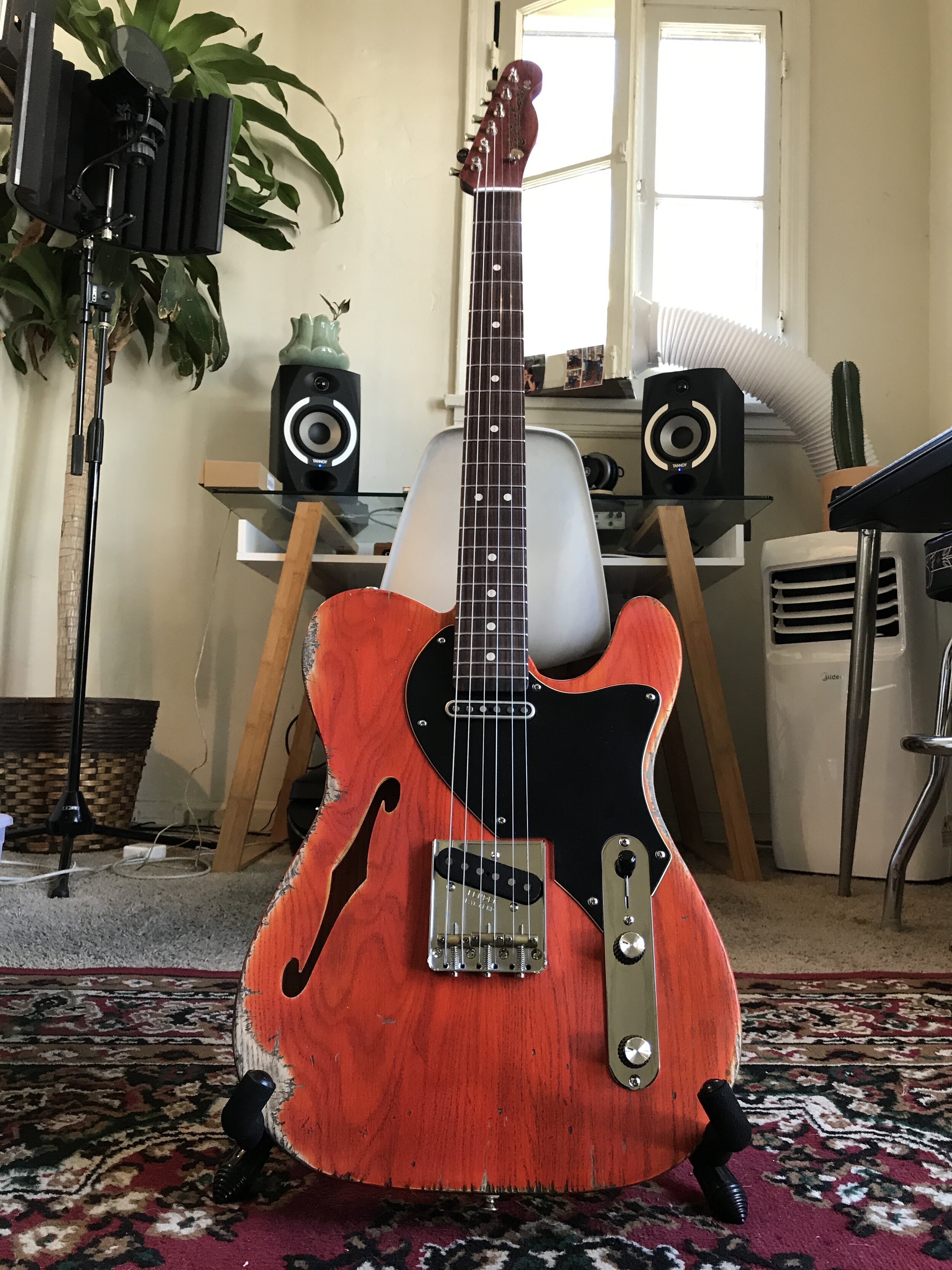 ModernGuitartech-CUSTOM GUITARS BUILT IN LOS ANGELES