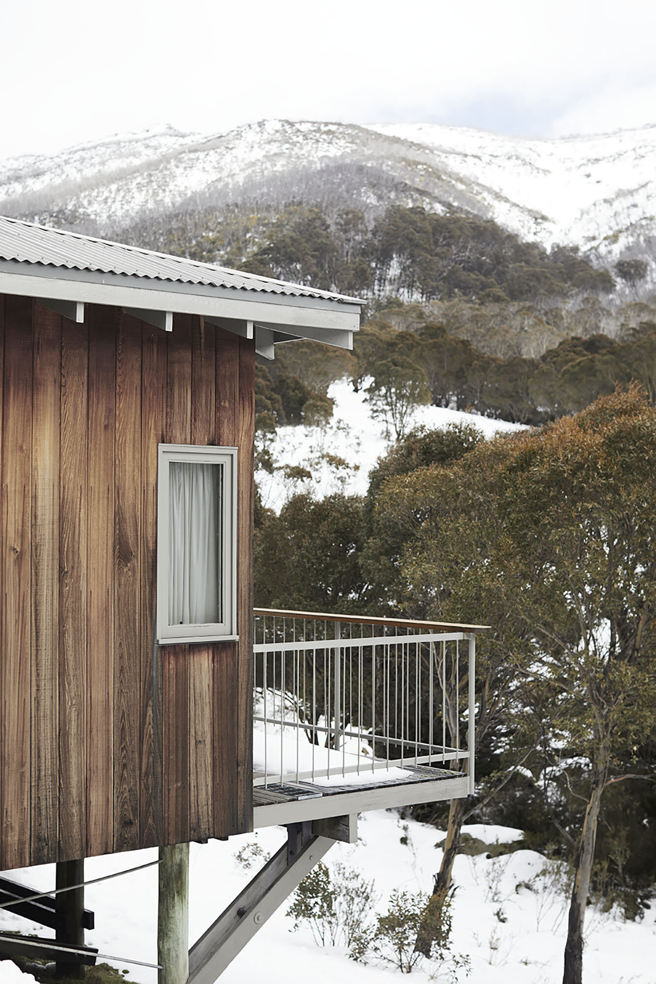 Cedar Cabin Thredbo - Award-winning Loft Cabin | The Eastern