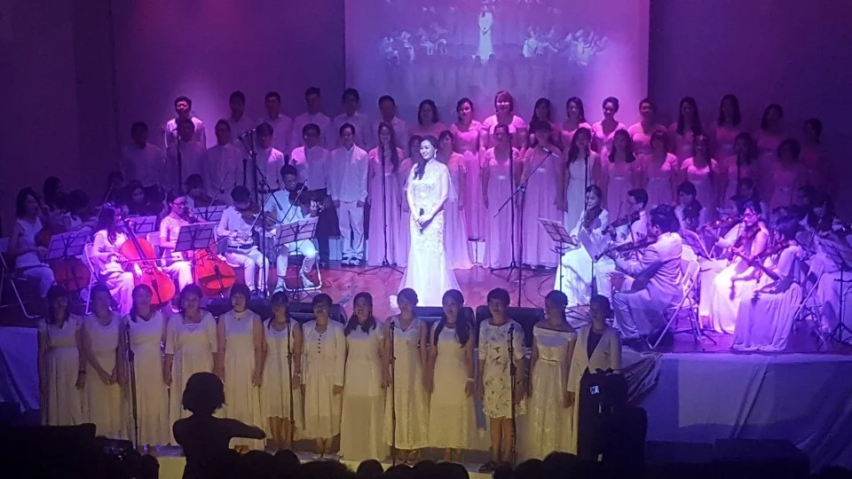 PHOTOS — Jean Lee Duong