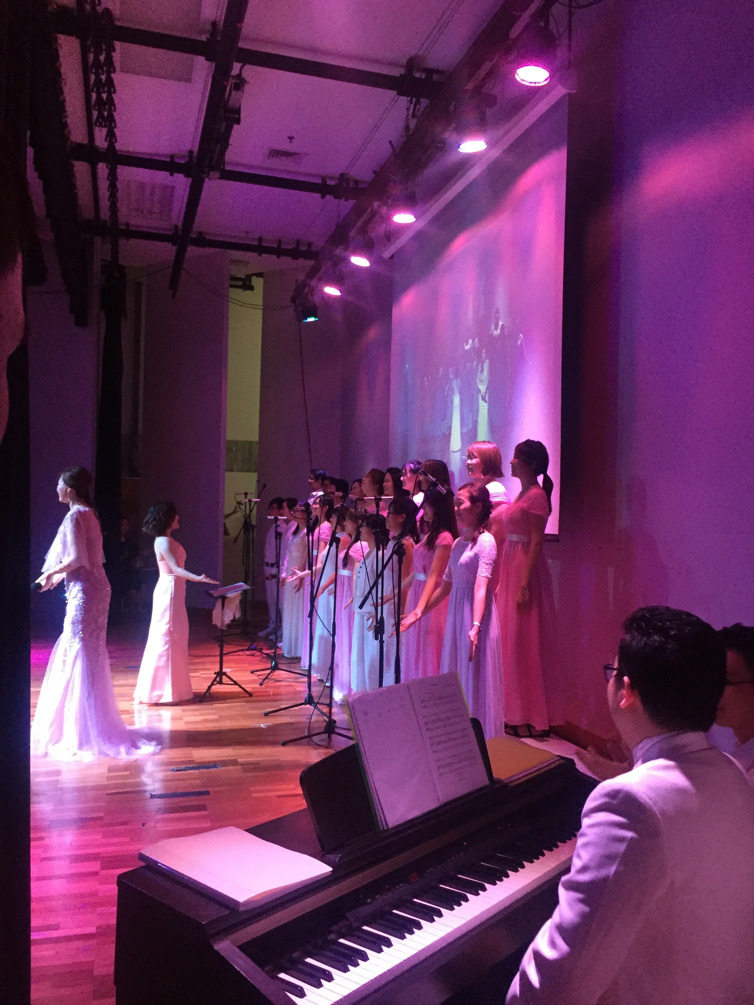 PHOTOS — Jean Lee Duong