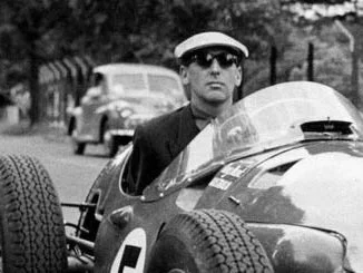 AHA HONORS REG HUNT — Automotive Historians Australia Inc