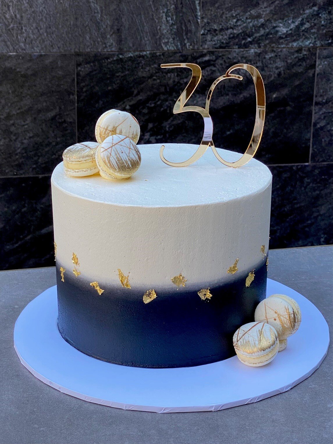 Fabulous Abstract with Macaron Garnish — Vanilla Pod