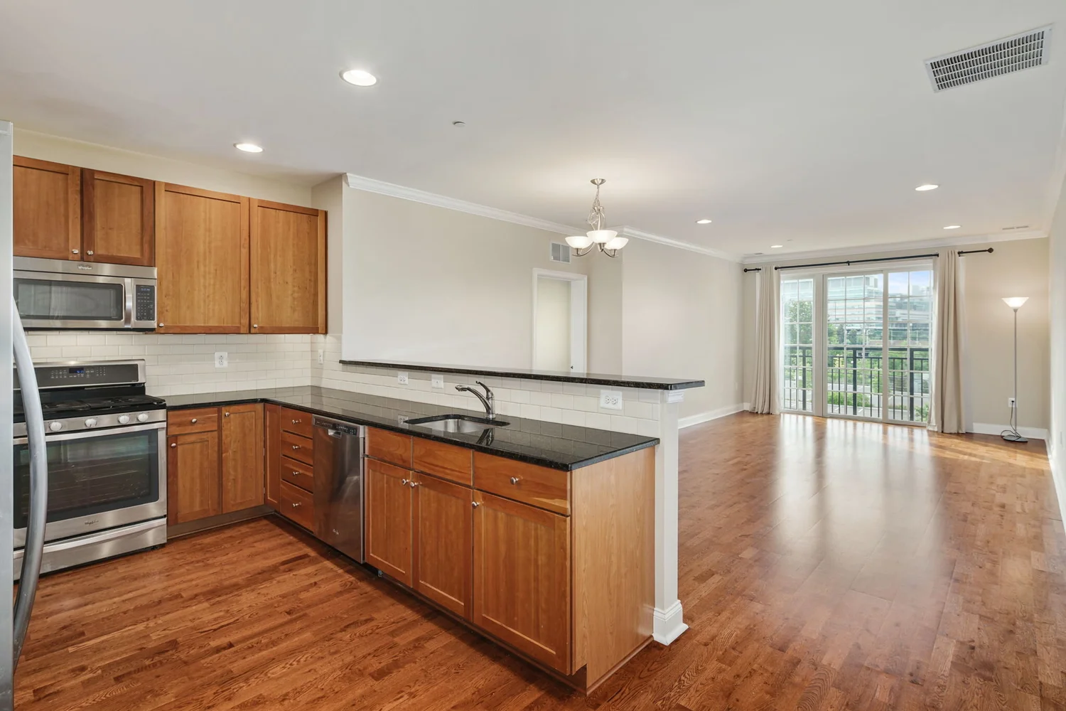 700 Commodore Court #2718 — Philly Home Girls