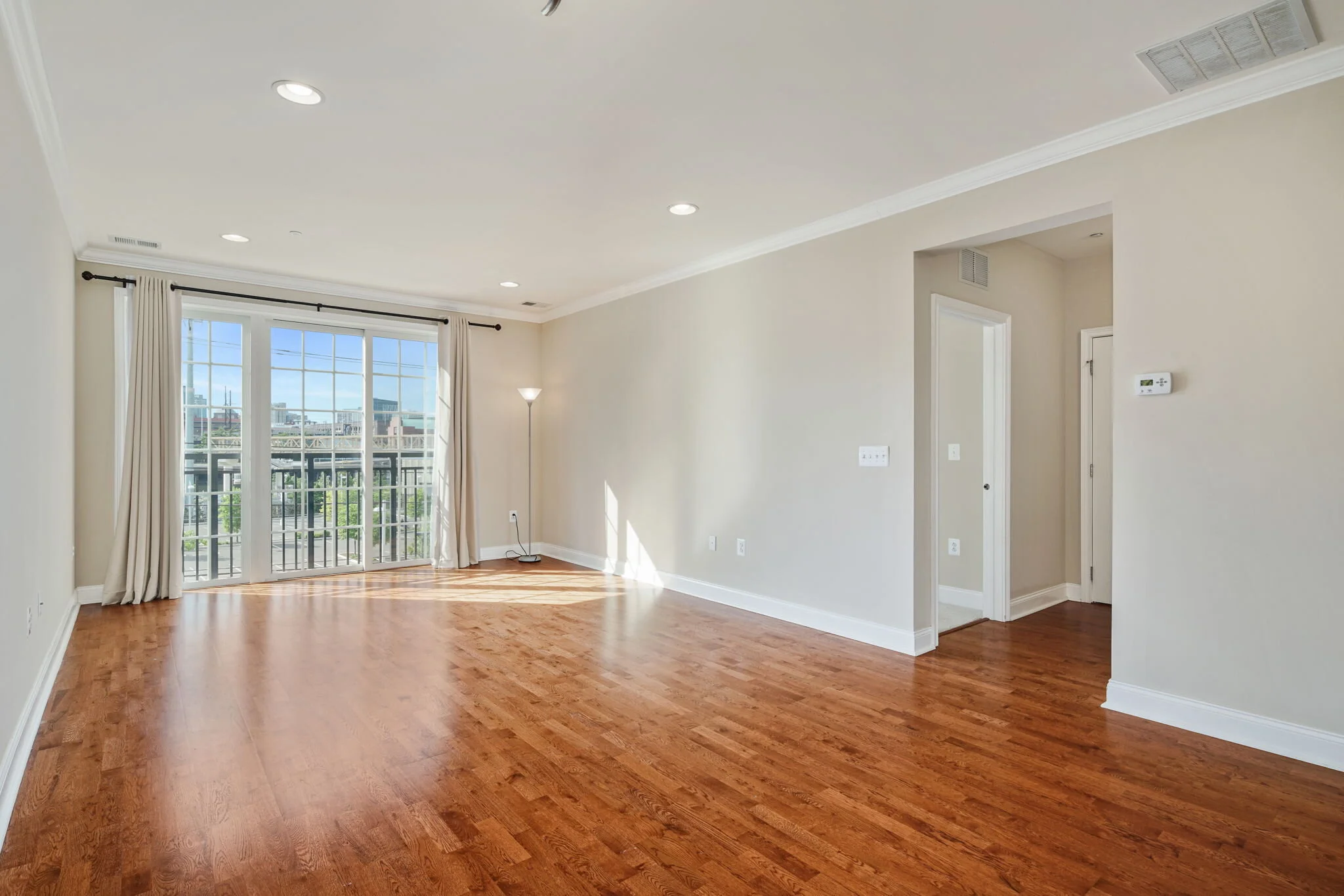 700 Commodore Court #2718 — Philly Home Girls
