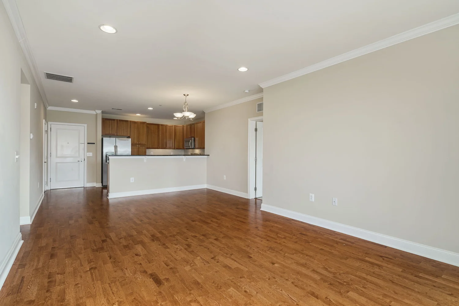 700 Commodore Court #2718 — Philly Home Girls