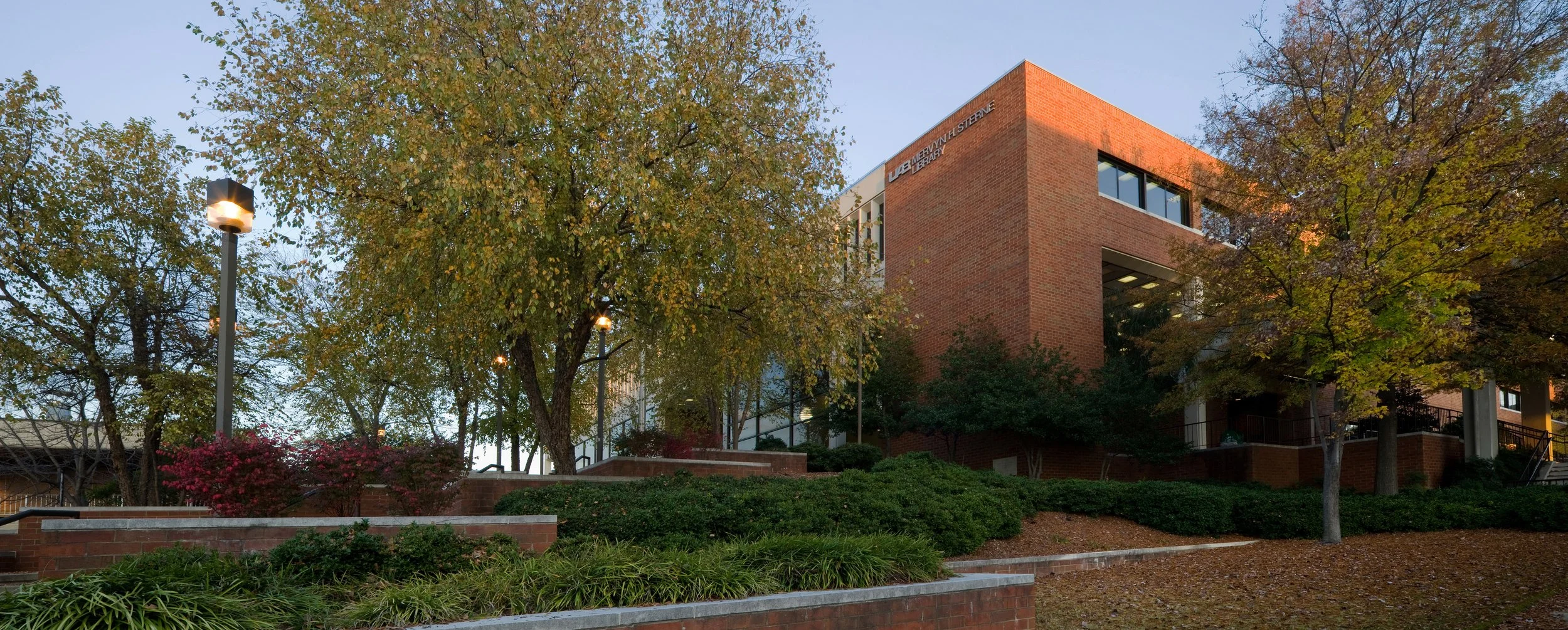 UAB Mervyn Sterne Library — Birchfield Penuel Architects
