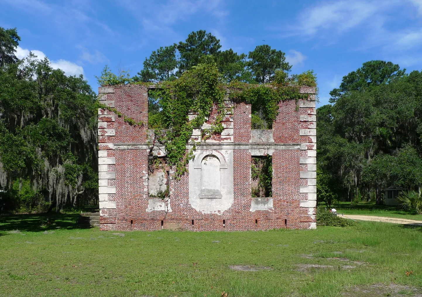 History — Brick House Ruins