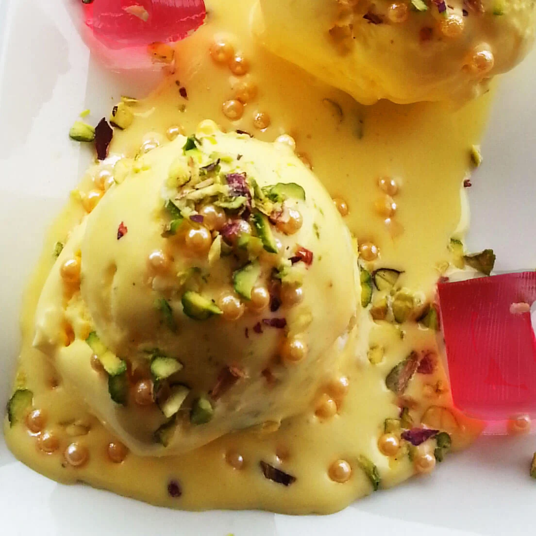 Saffraan ijs — Bastani Tehran