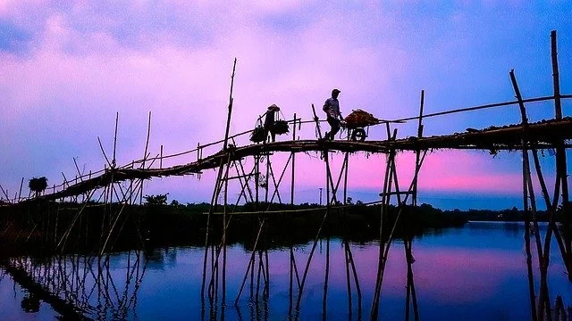 Simply Advanced - Bridge Building Leadership Model