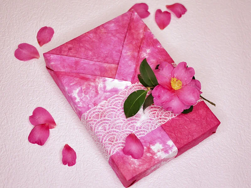 Gift wrapping during autumn — Shiho Masuda Gift Wrapping