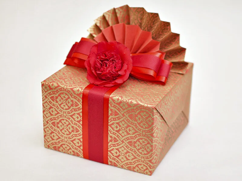 Gift wrapping during autumn — Shiho Masuda Gift Wrapping