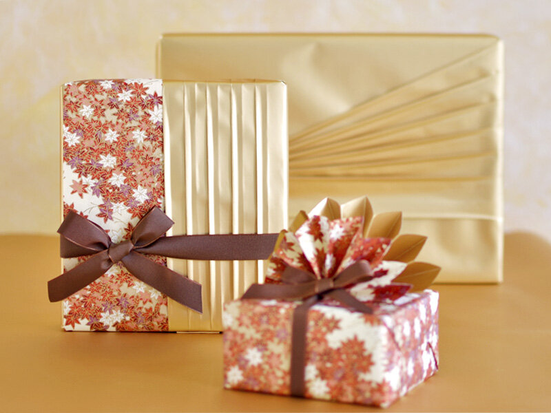 Gift wrapping during autumn — Shiho Masuda Gift Wrapping